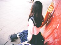 [吸血鬼映画] JK公园露出 [52P1V- 305MB]