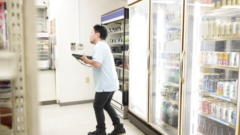 MIDV-611 Power Outage Door Lock Confinement, Estrus Sexual Harassment At A Convenience Store In ...